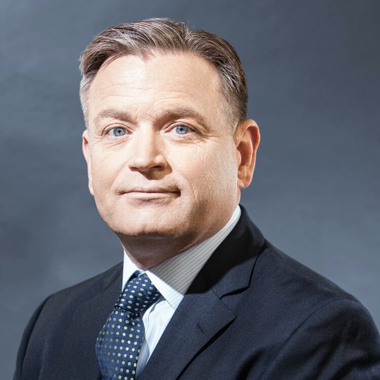 Russ Russell se incorpora a SOS como Director de Desarrollo - Lighthouse